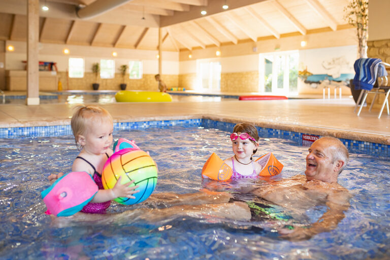 Zwembad in Gaasterland | Camping Friese Meren ('T Hop)